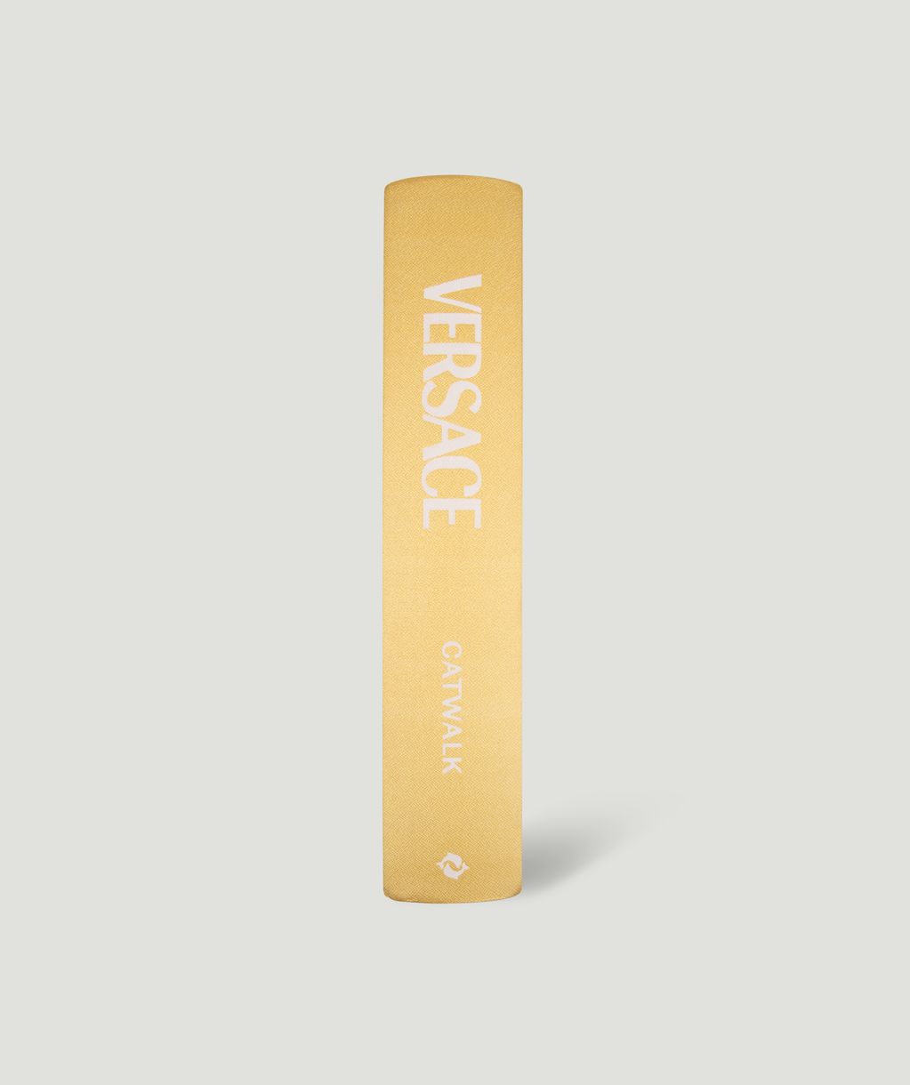 Versace Catwalk coffee table book | Coffee table books | JOSH V Home ...